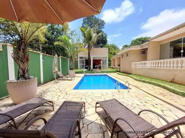 Casa / Sobrado em Condomínio para Venda em Cotia/SP Granja Viana 4 Quartos