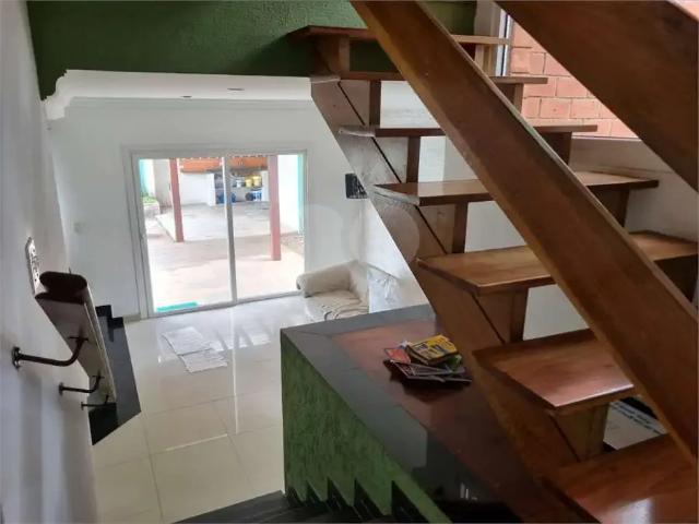 Casa / Sobrado em Condomínio para Venda em Cotia/SP Granja Viana 3 Quartos