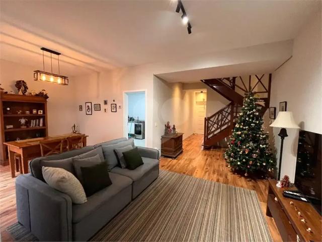 Casa / Sobrado em Condomínio para Venda em Cotia/SP Jardim Maria Tereza 4 Quartos