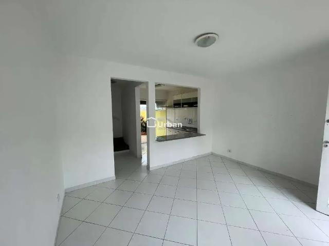 Casa / Sobrado em Condomínio para Venda em Cotia/SP Jardim da Glória 2 Quartos