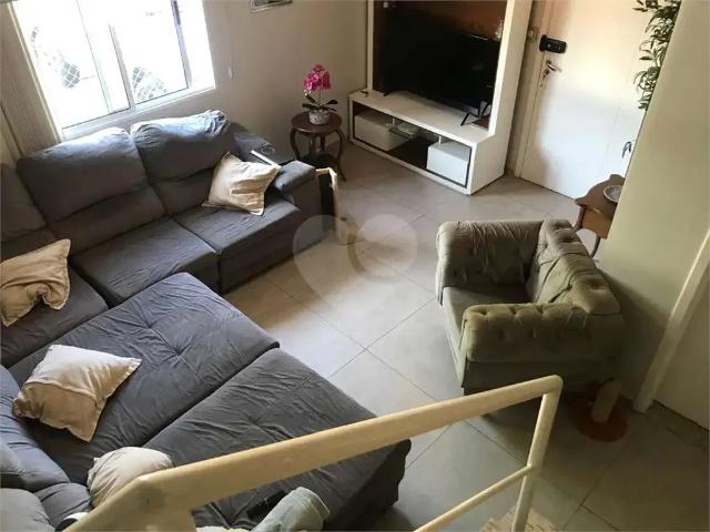 Casa / Sobrado em Condomínio para Venda em Cotia/SP Jardim da Glória 3 Quartos