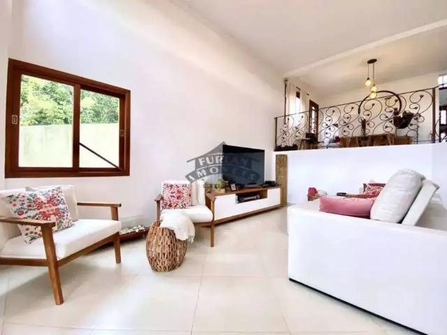 Casa / Sobrado em Condomínio para Venda em Cotia/SP Jardim do Rio Cotia 4 Quartos