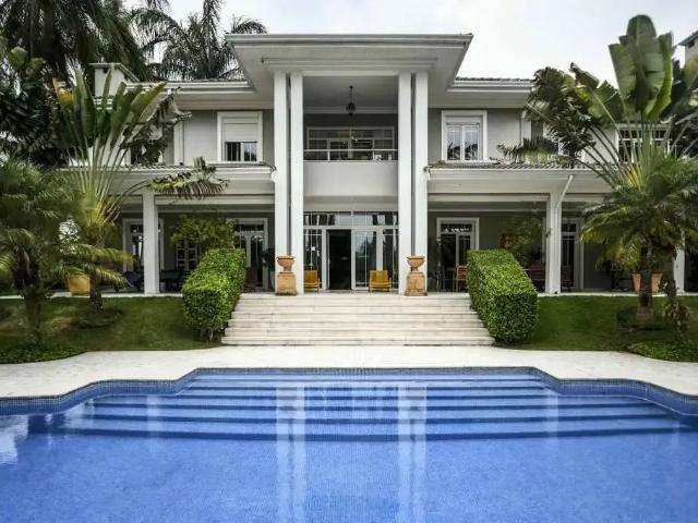 Casa / Sobrado em Condomínio para Venda em Cotia/SP Jardim Torino 5 Quartos