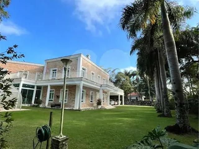 Casa / Sobrado em Condomínio para Venda em Cotia/SP Parque Silvino Pereira 5 Quartos