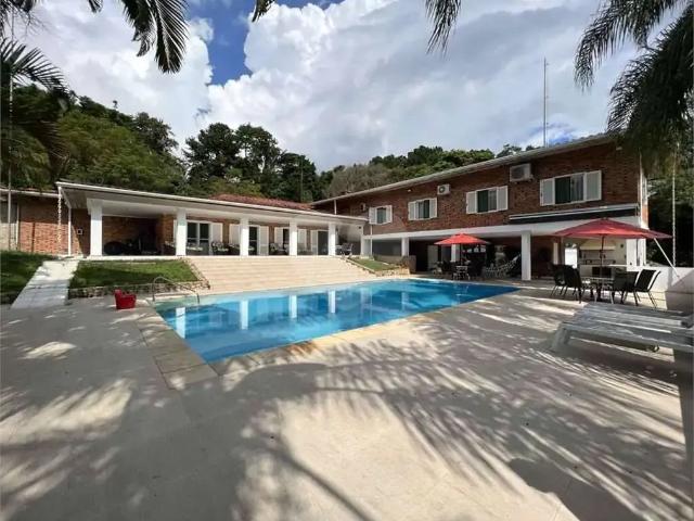 Casa / Sobrado em Condomínio para Venda em Cotia/SP Parque Silvino Pereira 5 Quartos