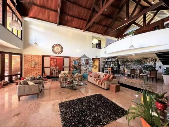 Casa / Sobrado em Condomínio para Venda em Cotia/SP Parque Silvino Pereira 5 Quartos