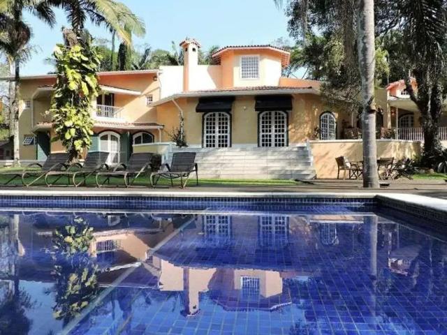 Casa / Sobrado em Condomínio para Venda em Cotia/SP Parque Silvino Pereira 6 Quartos