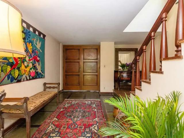 Casa / Sobrado em Condomínio para Venda em Cotia/SP Parque Silvino Pereira 6 Quartos