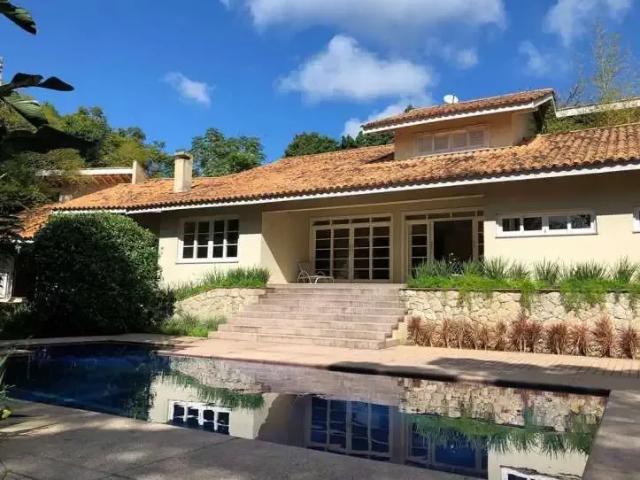 Casa / Sobrado em Condomínio para Venda em Cotia/SP Vila Vianna 4 Quartos