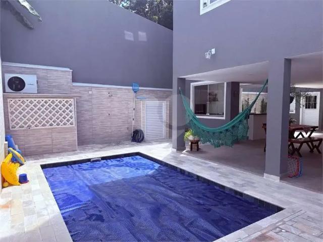Casa / Sobrado em Condomínio para Venda em Cotia/SP Vila Santo Antônio 4 Quartos