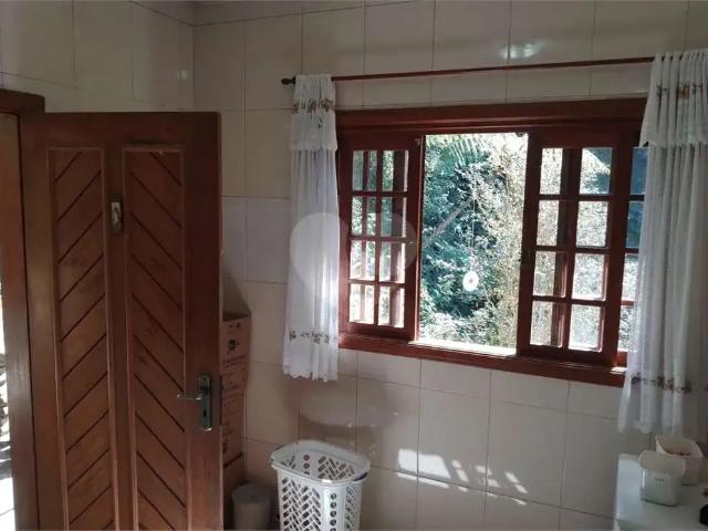 Casa / Sobrado em Condomínio para Venda em Embu das Artes/SP Capuava 4 Quartos