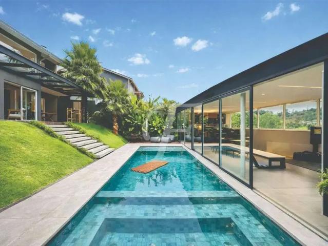 Casa / Sobrado em Condomínio para Venda em Embu das Artes/SP Jardim Indaiá 4 Quartos
