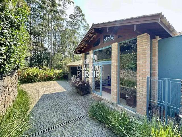 Casa / Sobrado em Condomínio para Venda em Embu das Artes/SP Jardim Indaiá 4 Quartos