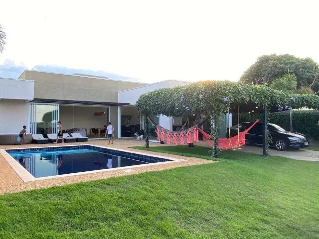 Casa / Sobrado em Condomínio para Venda em Engenheiro Coelho/SP Portal do Lago 4 Quartos