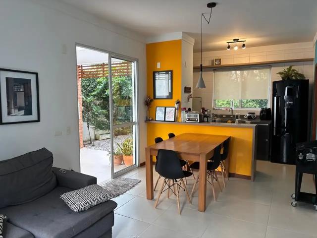 Casa / Sobrado em Condomínio para Venda em Florianópolis/SC Campeche 3 Quartos