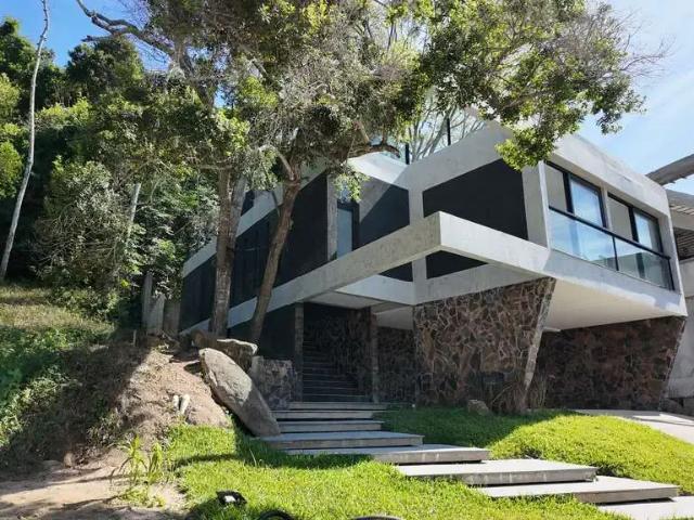 Casa / Sobrado em Condomínio para Venda em Florianópolis/SC Canajurê 3 Quartos