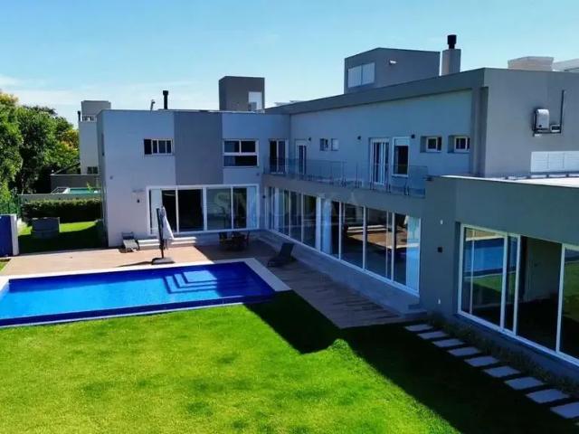 Casa / Sobrado em Condomínio para Venda em Florianópolis/SC Cacupé 5 Quartos