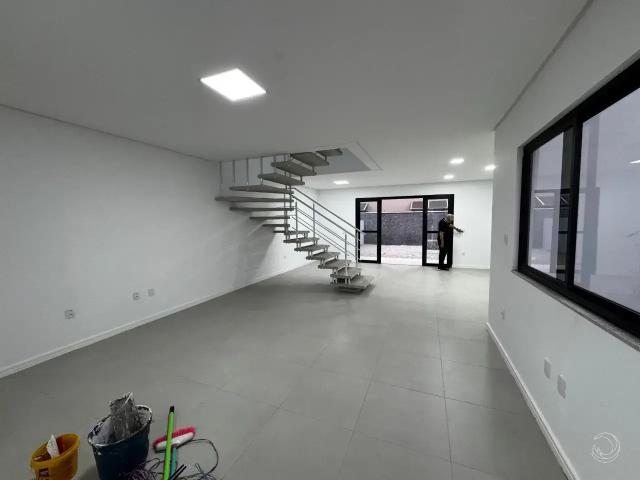 Casa / Sobrado em Condomínio para Venda em Florianópolis/SC Carianos 3 Quartos
