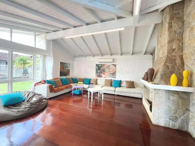 Casa / Sobrado em Condomínio para Venda em Florianópolis/SC Lagoa da Conceição 4 Quartos