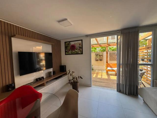 Casa / Sobrado em Condomínio para Venda em Florianópolis/SC Morro das Pedras 2 Quartos