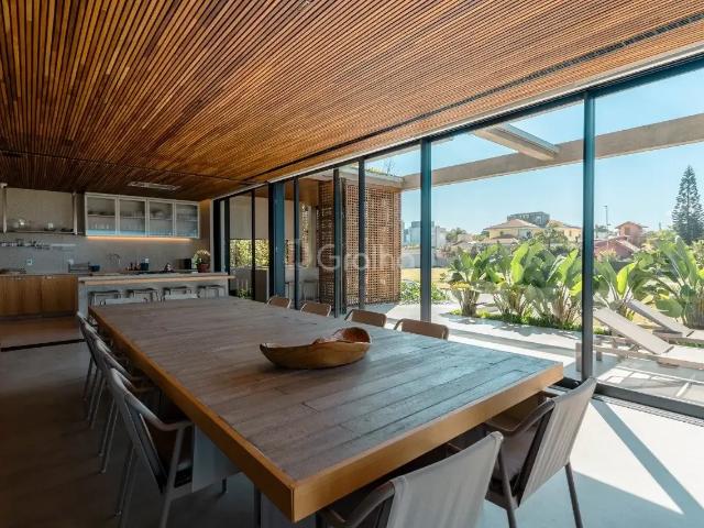 Casa / Sobrado em Condomínio para Venda em Florianópolis/SC Morro das Pedras 5 Quartos