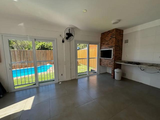 Casa / Sobrado em Condomínio para Venda em Florianópolis/SC Pântano do Sul 2 Quartos