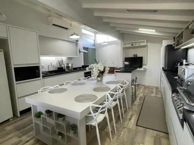 Casa / Sobrado em Condomínio para Venda em Florianópolis/SC Ponta das Canas 2 Quartos