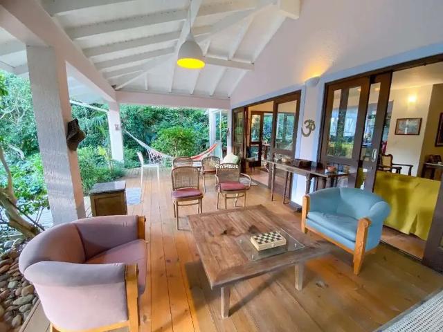Casa / Sobrado em Condomínio para Venda em Florianópolis/SC Rio Tavares 4 Quartos