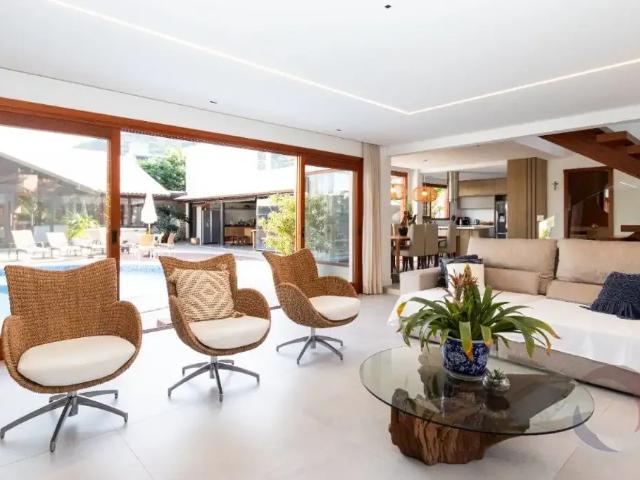 Casa / Sobrado em Condomínio para Venda em Florianópolis/SC Rio Tavares 4 Quartos