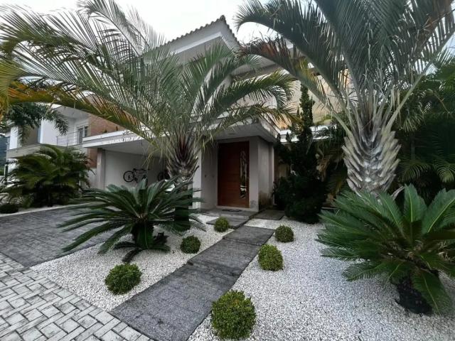 Casa / Sobrado em Condomínio para Venda em Florianópolis/SC Rio Tavares 5 Quartos