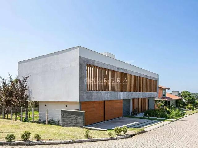 Casa / Sobrado em Condomínio para Venda em Florianópolis/SC Rio Tavares 5 Quartos