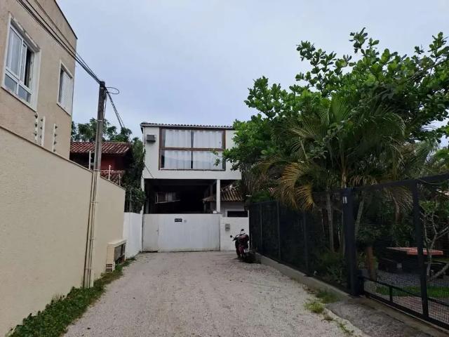 Casa / Sobrado em Condomínio para Venda em Florianópolis/SC Rio Tavares 3 Quartos