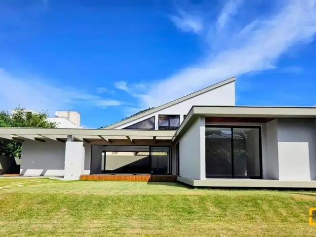 Casa / Sobrado em Condomínio para Venda em Florianópolis/SC Rio Tavares 3 Quartos