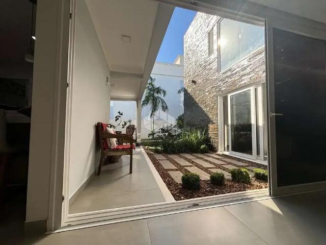 Casa / Sobrado em Condomínio para Venda em Florianópolis/SC Rio Tavares 3 Quartos