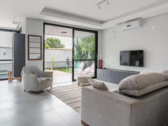 Casa / Sobrado em Condomínio para Venda em Florianópolis/SC Rio Tavares 3 Quartos