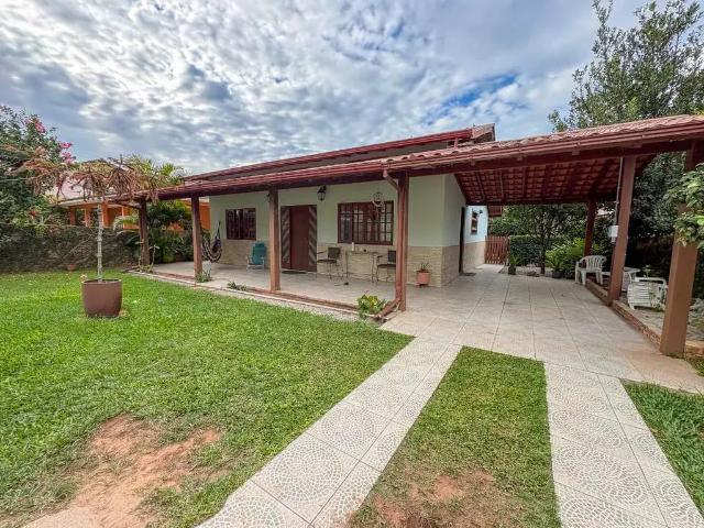 Casa / Sobrado em Condomínio para Venda em Florianópolis/SC Rio Tavares 3 Quartos
