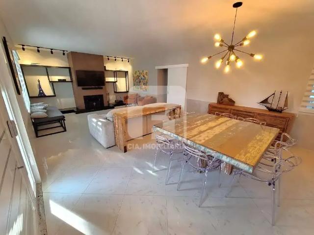 Casa / Sobrado em Condomínio para Venda em Florianópolis/SC Sambaqui 5 Quartos
