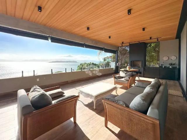 Casa / Sobrado em Condomínio para Venda em Florianópolis/SC Sambaqui 3 Quartos