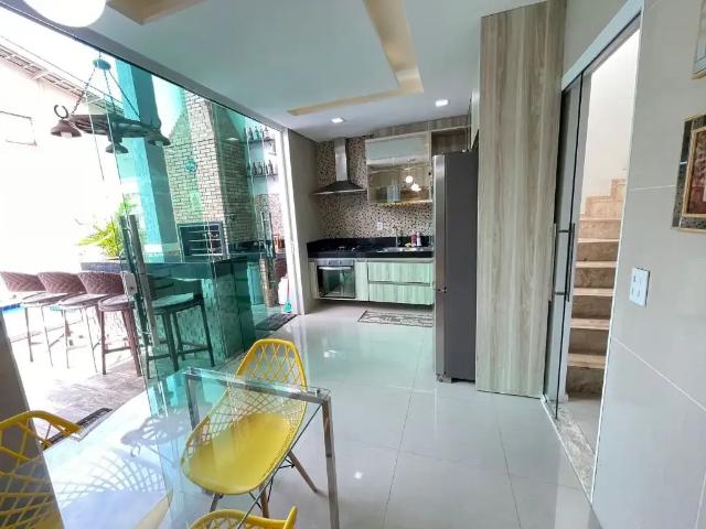 Casa / Sobrado em Condomínio para Venda em Fortaleza/CE Maraponga 4 Quartos