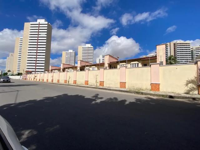Casa / Sobrado em Condomínio para Venda em Fortaleza/CE Messejana 3 Quartos