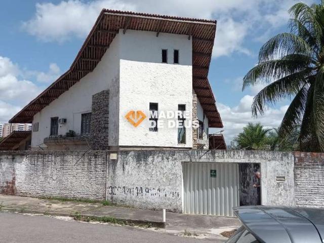 Casa / Sobrado em Condomínio para Venda em Fortaleza/CE de Lourdes 4 Quartos
