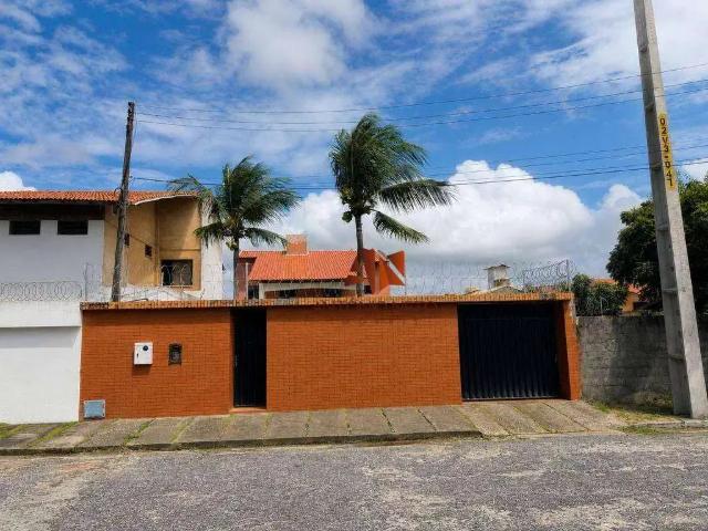 Casa / Sobrado em Condomínio para Venda em Fortaleza/CE de Lourdes 5 Quartos
