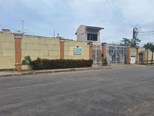 Casa / Sobrado em Condomínio para Venda em Fortaleza/CE Lagoa Redonda 3 Quartos