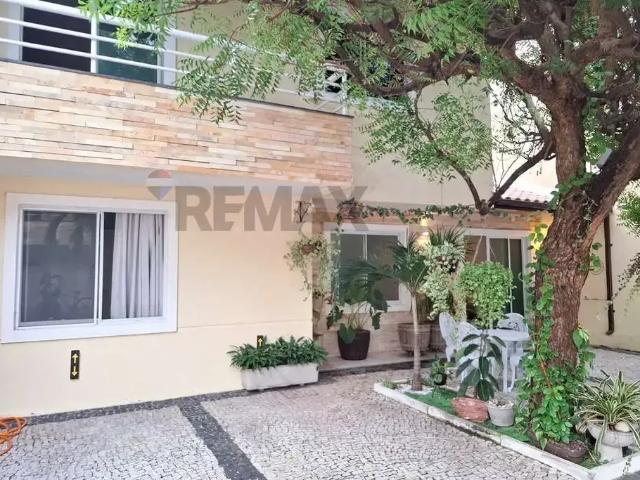 Casa / Sobrado em Condomínio para Venda em Fortaleza/CE Lagoa Redonda 4 Quartos
