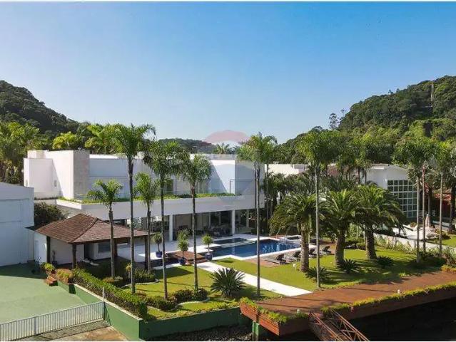 Casa / Sobrado em Condomínio para Venda em Guarujá/SP Balneario Praia do Perequê 7 Quartos