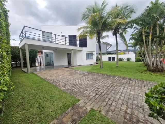 Casa / Sobrado em Condomínio para Venda em Guarujá/SP Balneário Praia do Pernambuco 4 Quartos