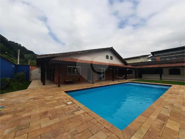 Casa / Sobrado em Condomínio para Venda em Guarujá/SP Balneário Praia do Pernambuco 4 Quartos