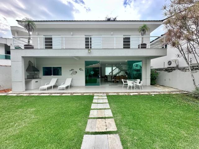 Casa / Sobrado em Condomínio para Venda em Guarujá/SP Balneário Praia do Pernambuco 4 Quartos
