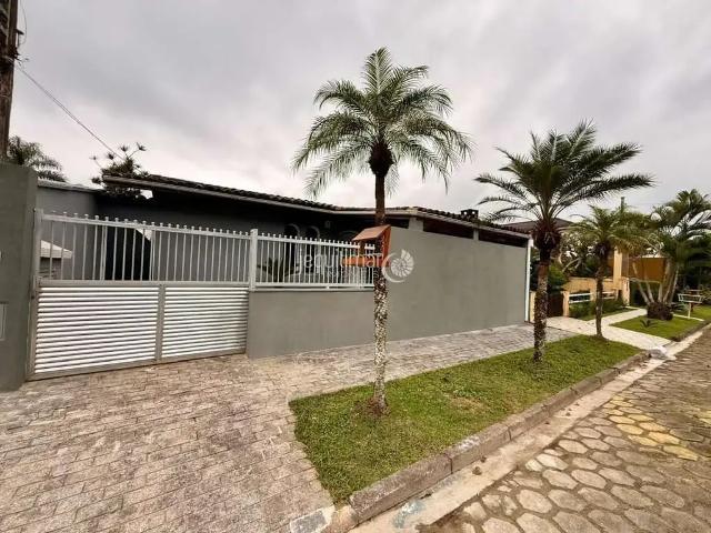 Casa / Sobrado em Condomínio para Venda em Guarujá/SP Balneário Praia do Pernambuco 4 Quartos