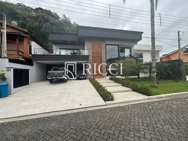 Casa / Sobrado em Condomínio para Venda em Guarujá/SP Balneário Praia do Pernambuco 4 Quartos